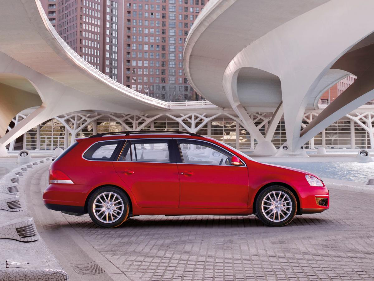 Volkswagen Golf V Variant 1.6 i (102 Hp)